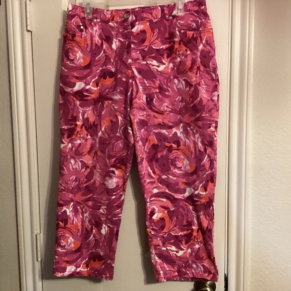 Ruby Rd. | Pants & Jumpsuits | Ruby Rd Stretch Pink Floral 5 Pocket Jean Style Capri Cropped ...